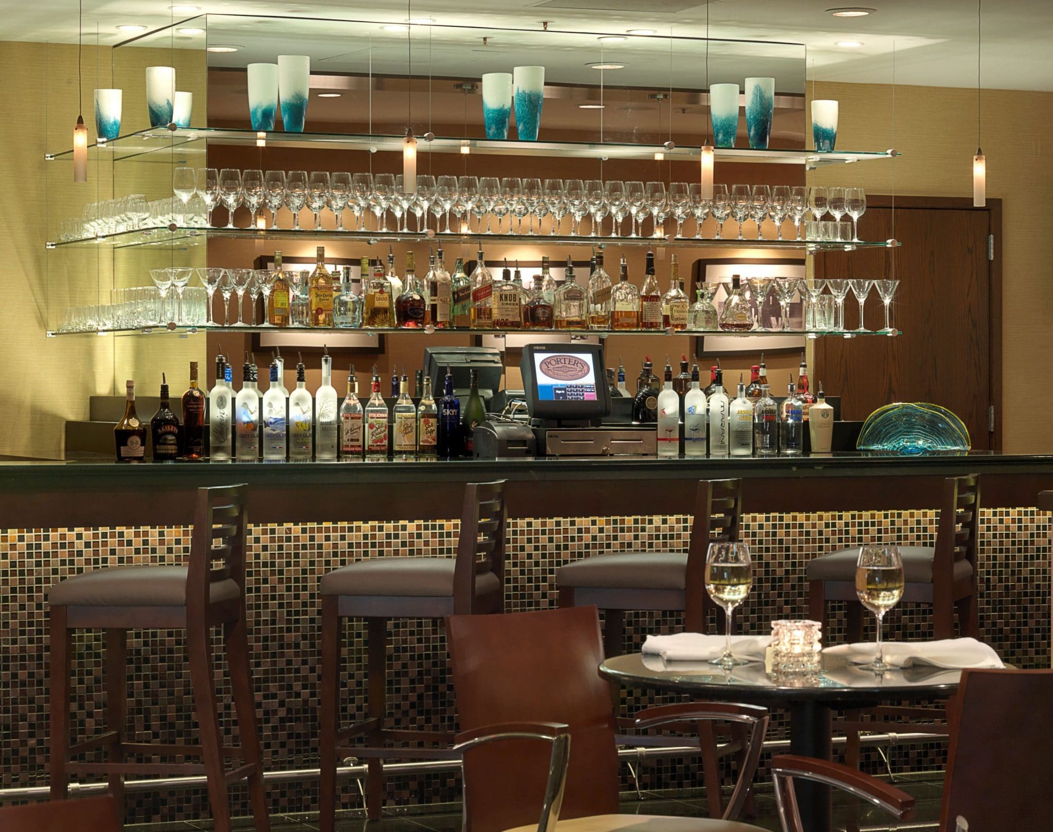 Happy Hour Essentials for a Great Evening Out - Porter's Steakhouse